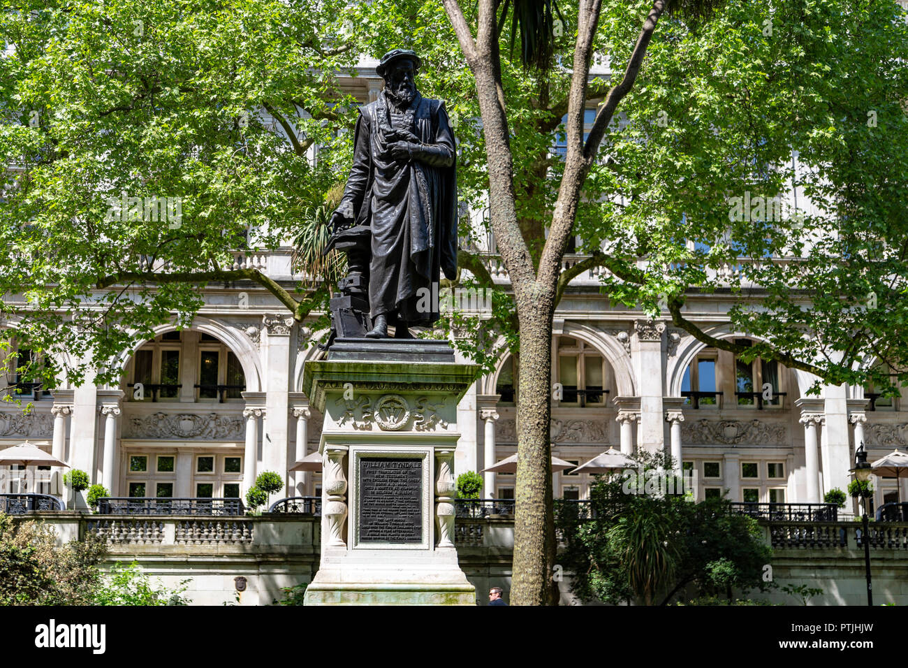 Whitehall Gardens on Victoria Embankment with William Tyndale Statue ...