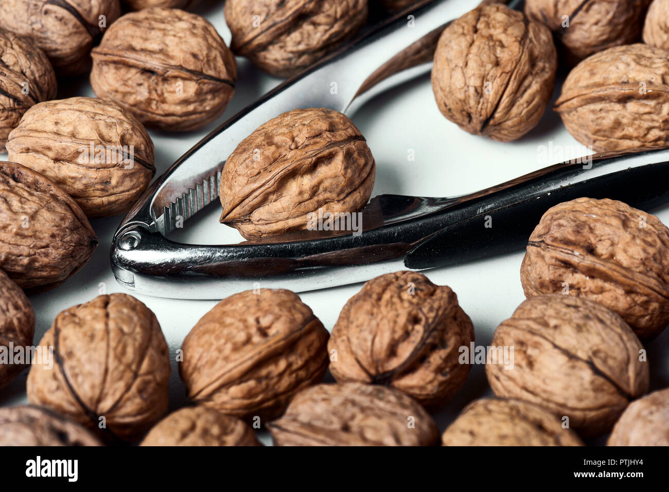 Walnuts in shell hi-res stock photography and images - Alamy