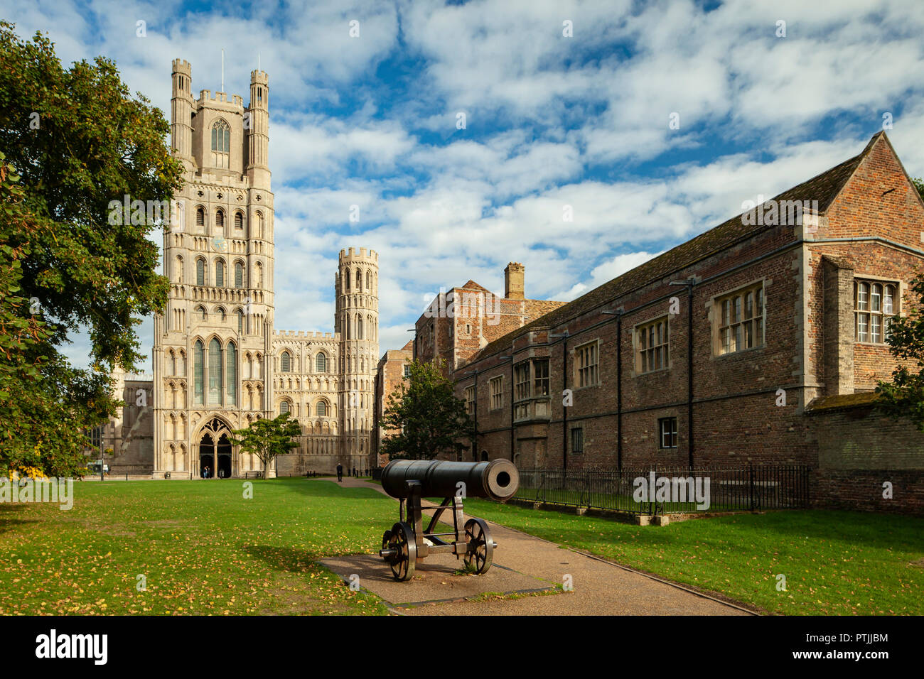 Ely cathedral park cambridgeshire england hi-res stock photography and ...