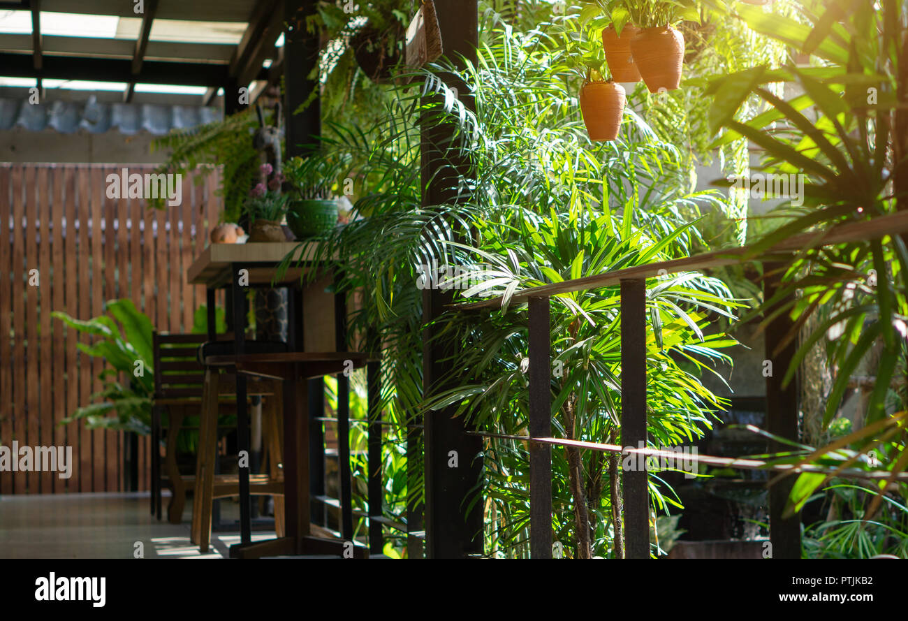 Green garden seating hi-res stock photography and images - Alamy