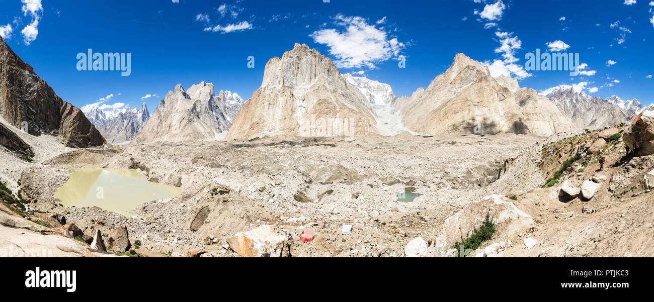 Panorama from Urdukas with Payu peak, Choricho, Uli Biaho, Trango peaks ...