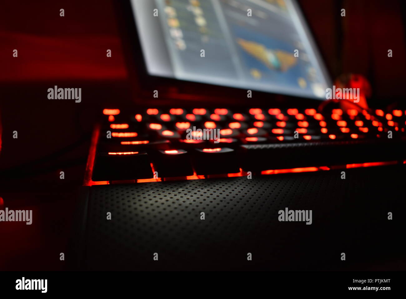 Gaming keyboard and monitor hi-res stock photography and images - Alamy