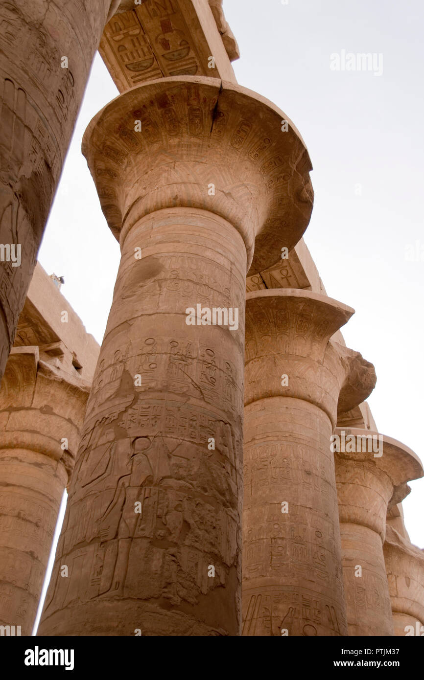 Colossal columns hi-res stock photography and images - Alamy