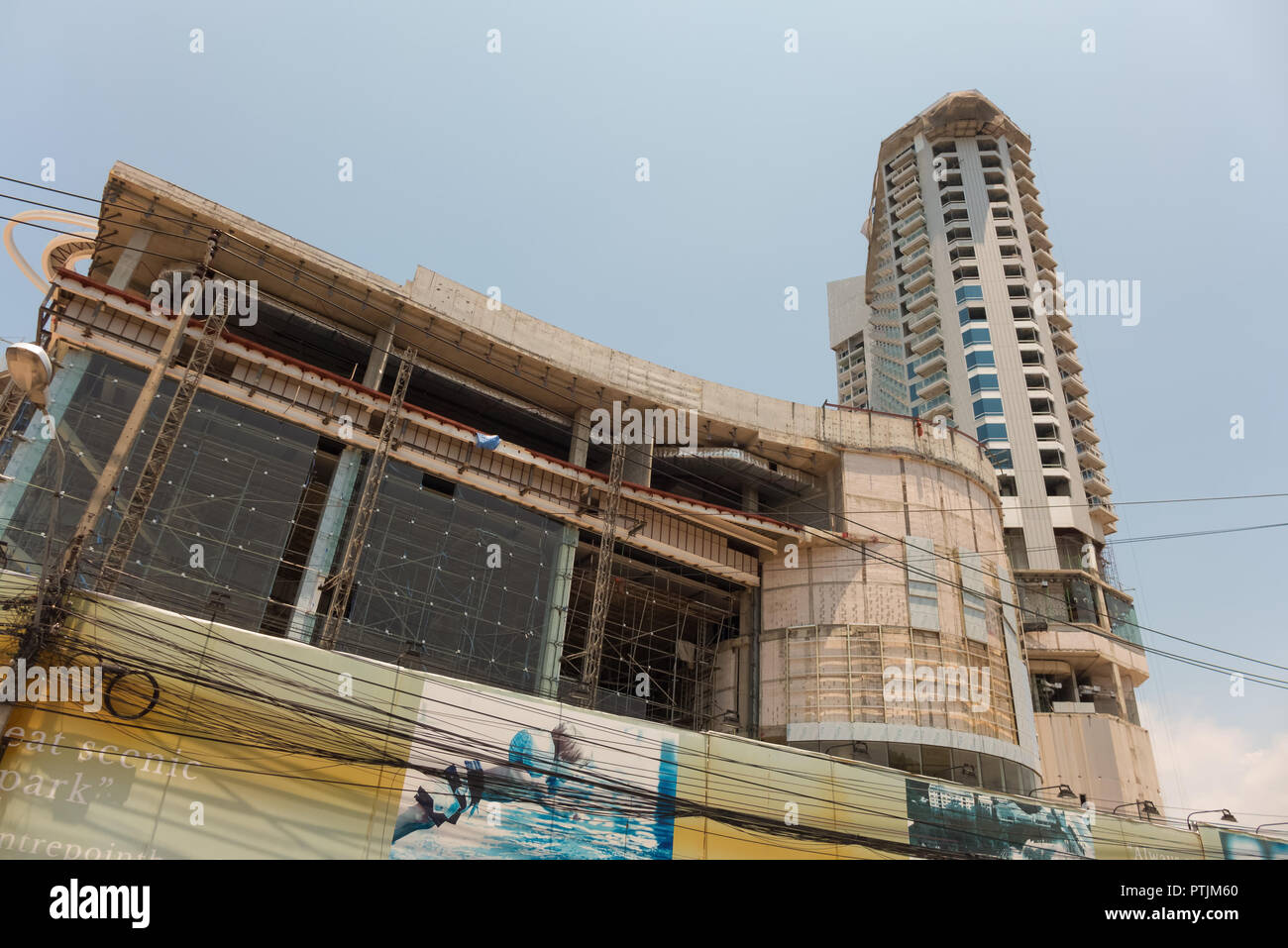New shopping mall under construction hi-res stock photography and ...