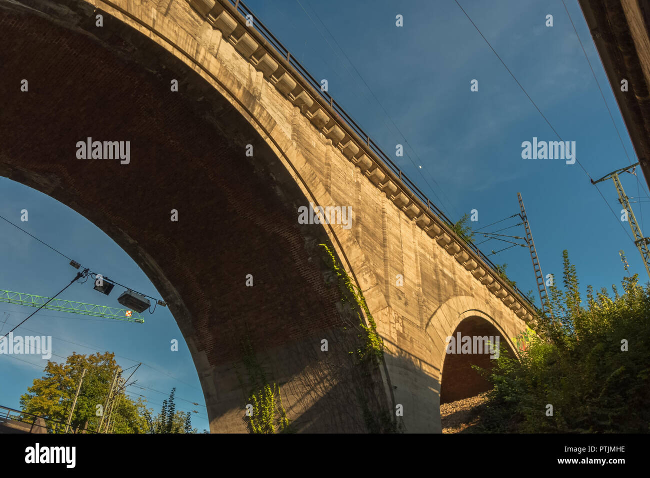Old big bridge hi-res stock photography and images - Alamy