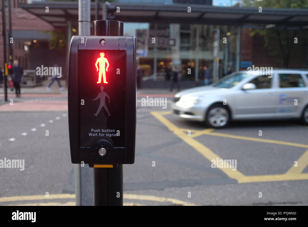 Red light traffic signal uk hi-res stock photography and images - Alamy