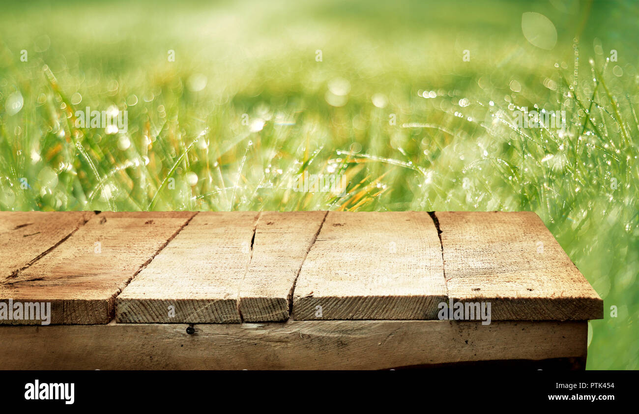 Empty table for display montages Stock Photo - Alamy