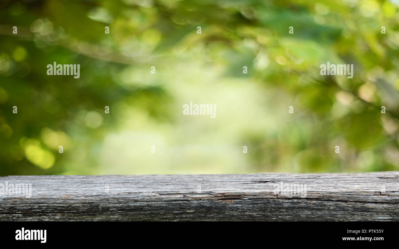 Empty table for display montages Stock Photo - Alamy
