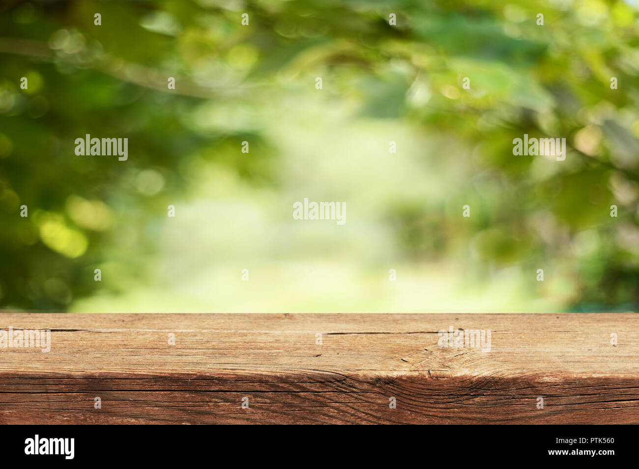 Empty table for display montages Stock Photo - Alamy