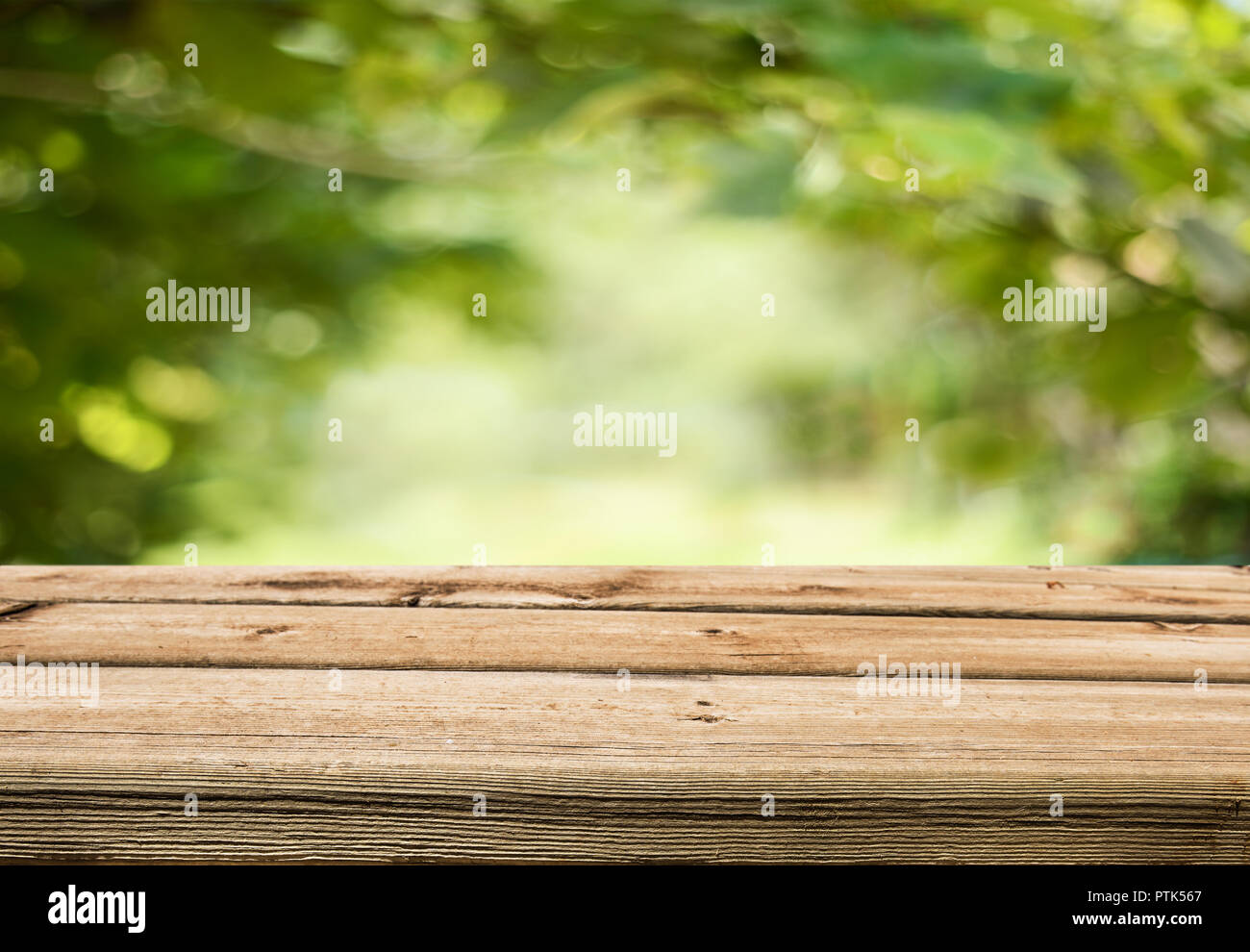 Empty table for display montages Stock Photo - Alamy