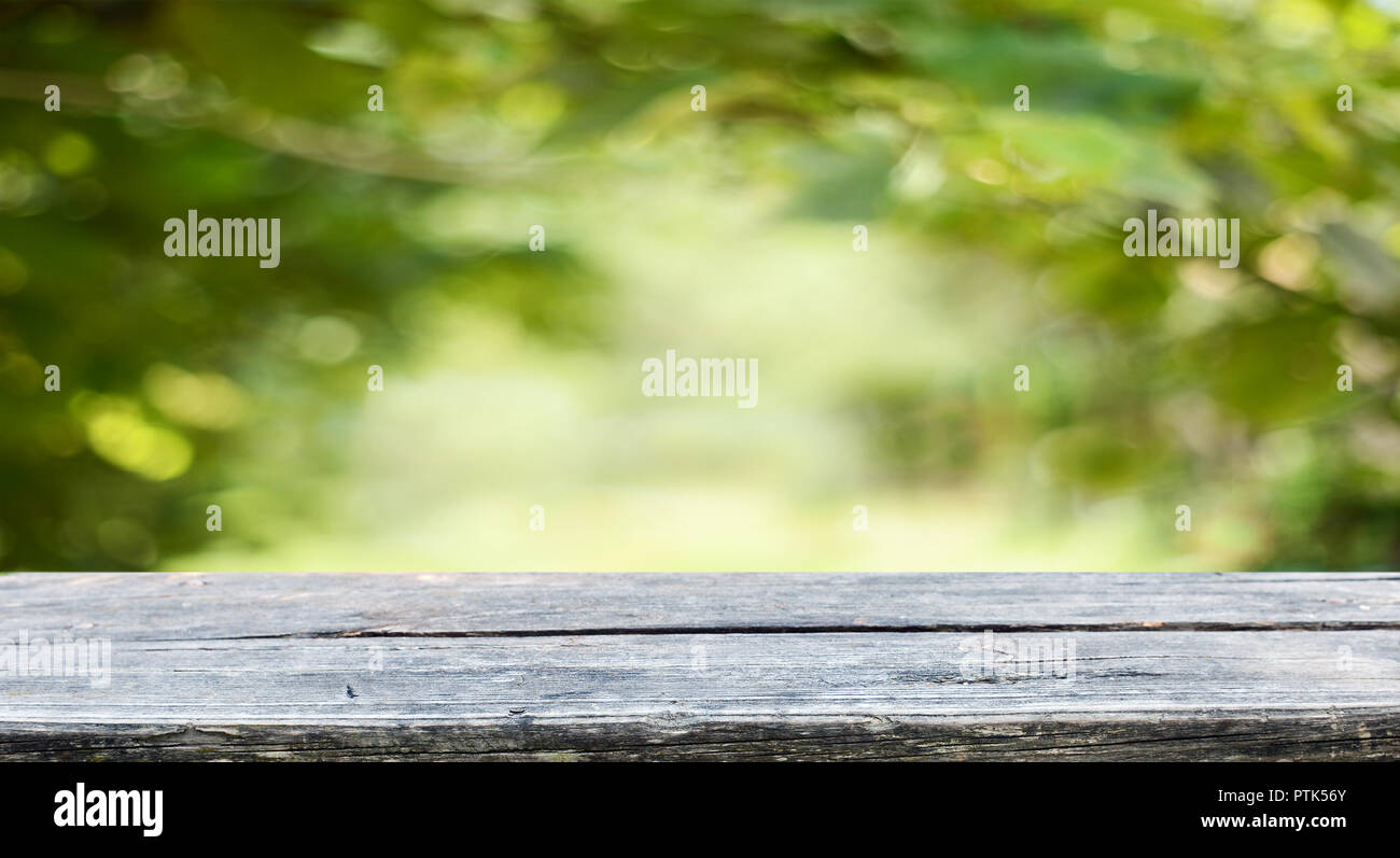Empty table for display montages Stock Photo - Alamy