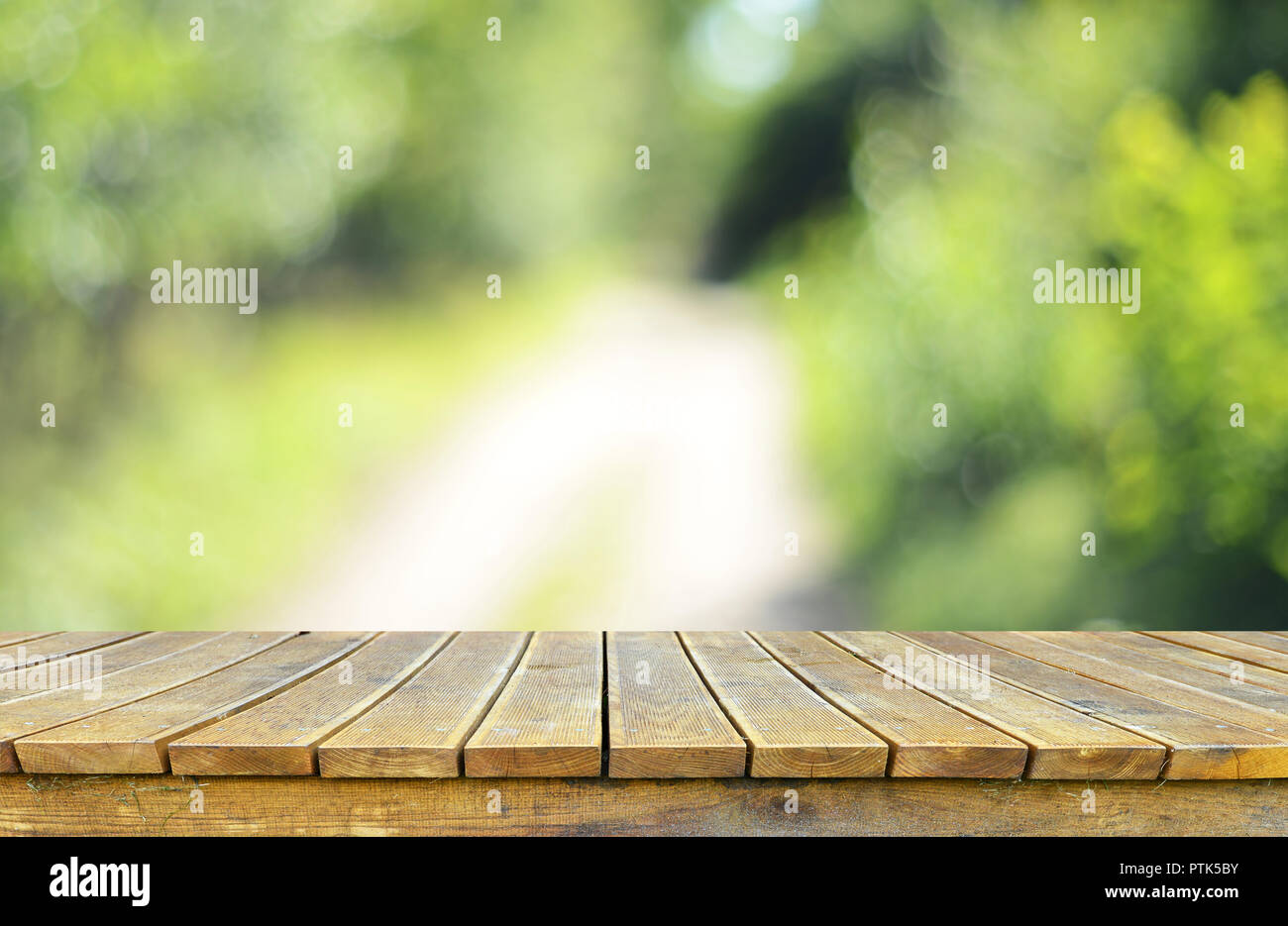 Empty table for display montages Stock Photo - Alamy