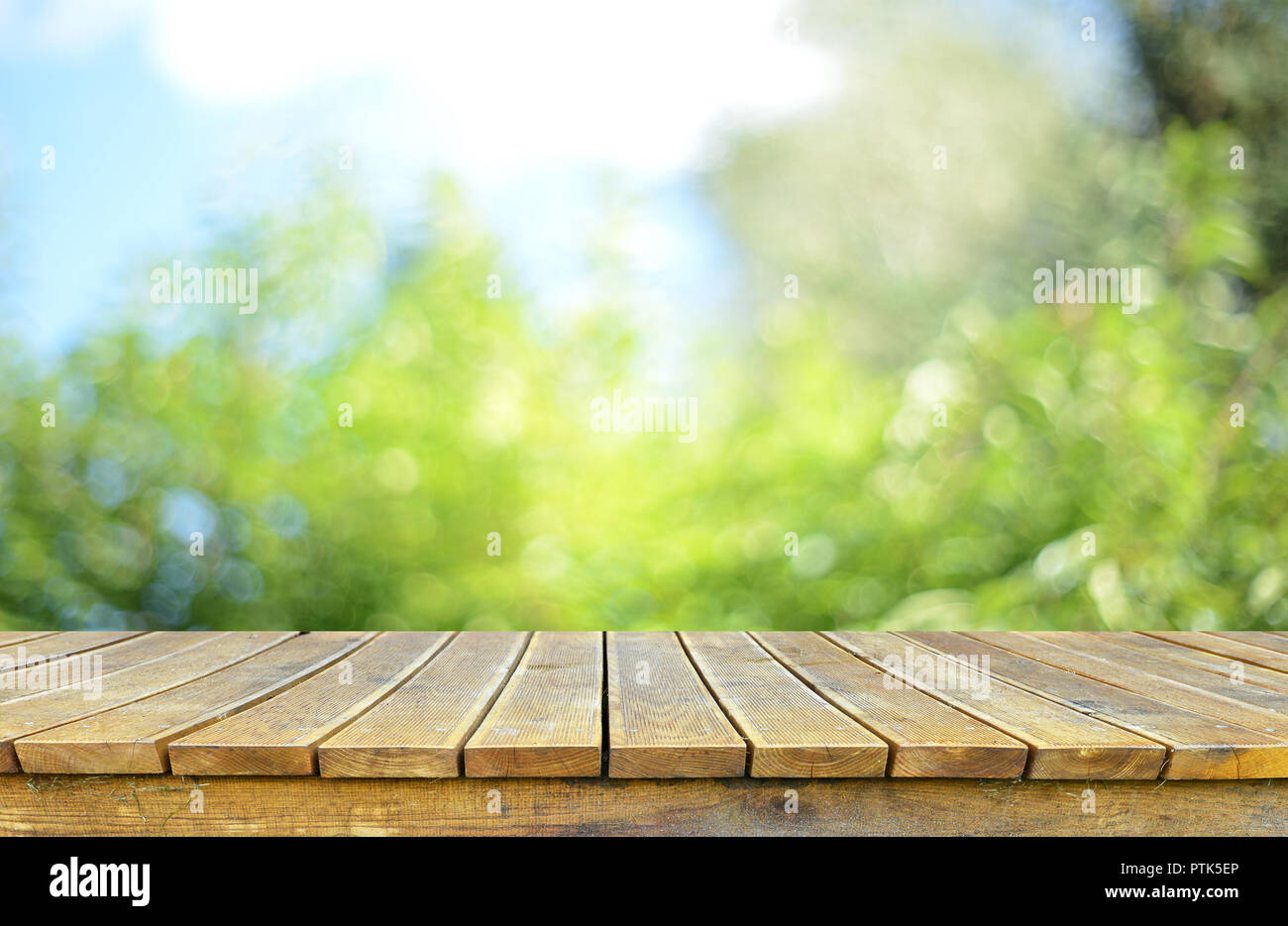 Empty table for display montages Stock Photo - Alamy