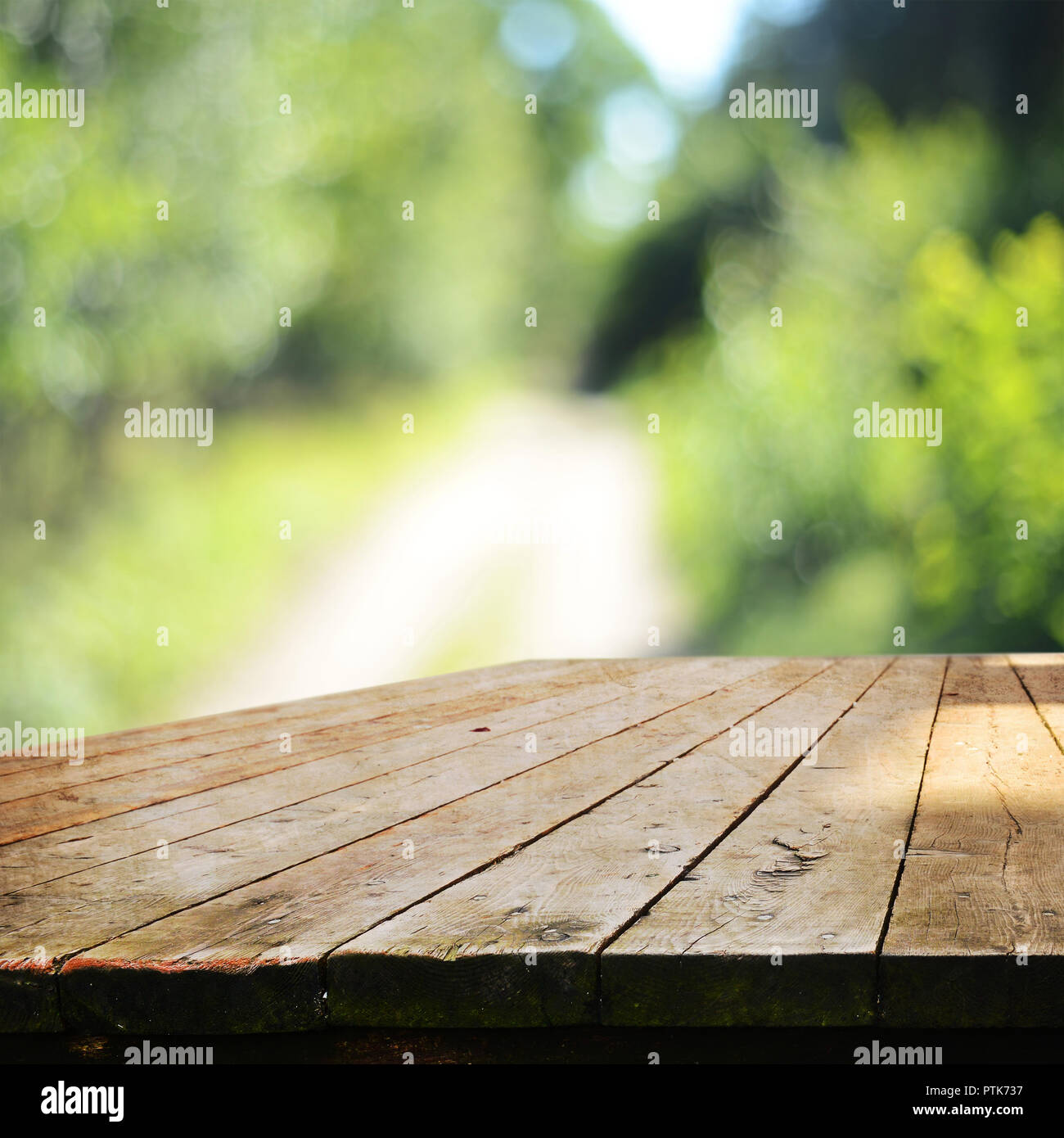 Empty table for display montages Stock Photo - Alamy