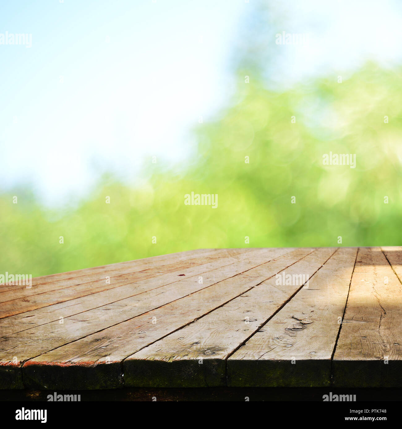 Empty table for display montages Stock Photo - Alamy