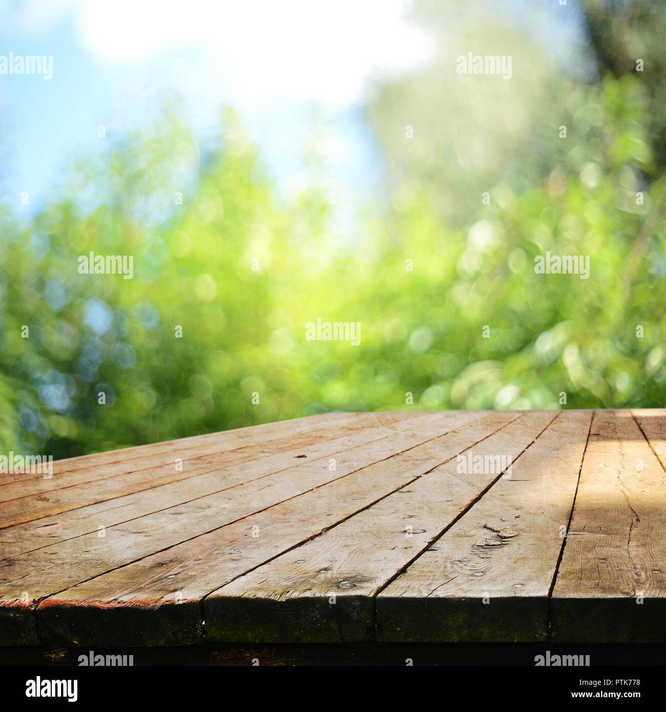 Empty table for display montages Stock Photo - Alamy
