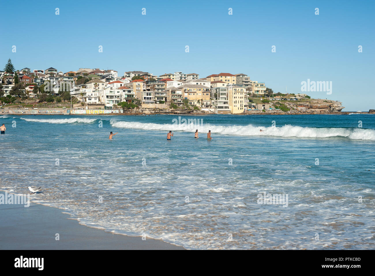 21.09.2018, Sydney, New South Wales, Australia - People are seen ...
