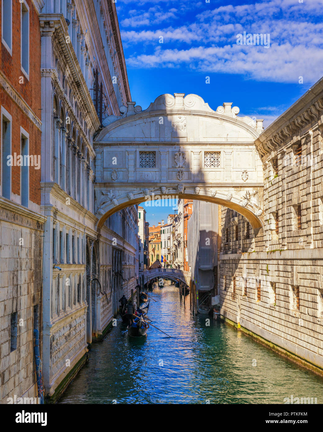 View of the Bridge of Sighs (Ponte dei Sospiri) and the Rio de Palazzo ...