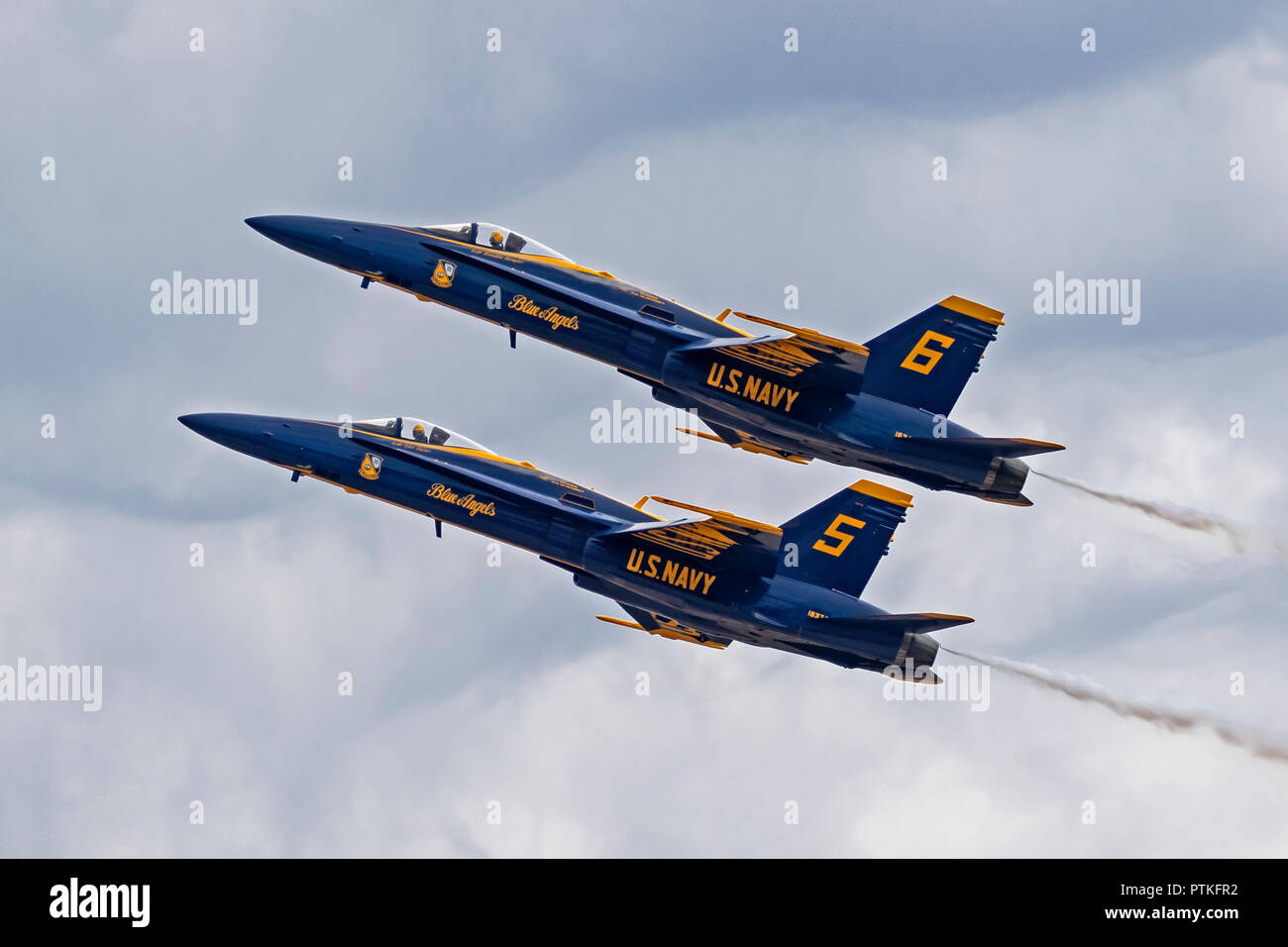 Blue Angels F-18 Hornet jet fighter Stock Photo - Alamy
