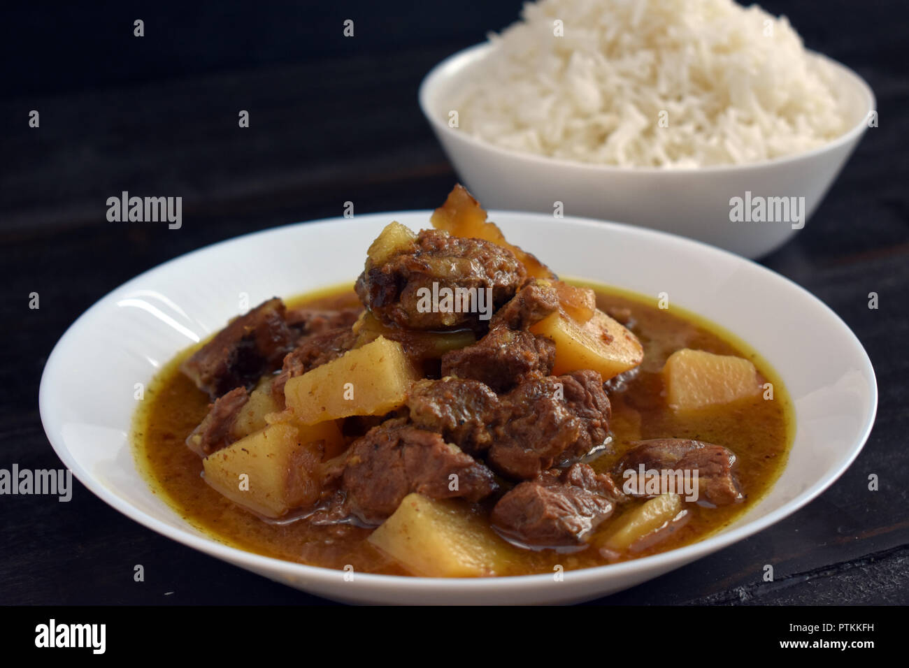 Indian lamb rogan josh curry rice hi-res stock photography and images ...