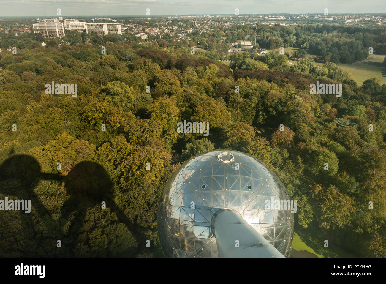 Sphere shadow from above hi-res stock photography and images - Alamy