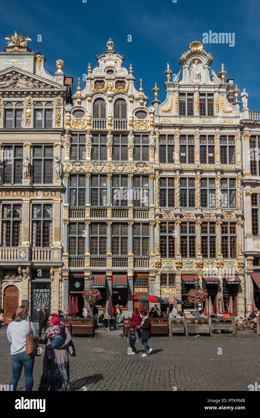 Statues on grand place hi-res stock photography and images - Alamy