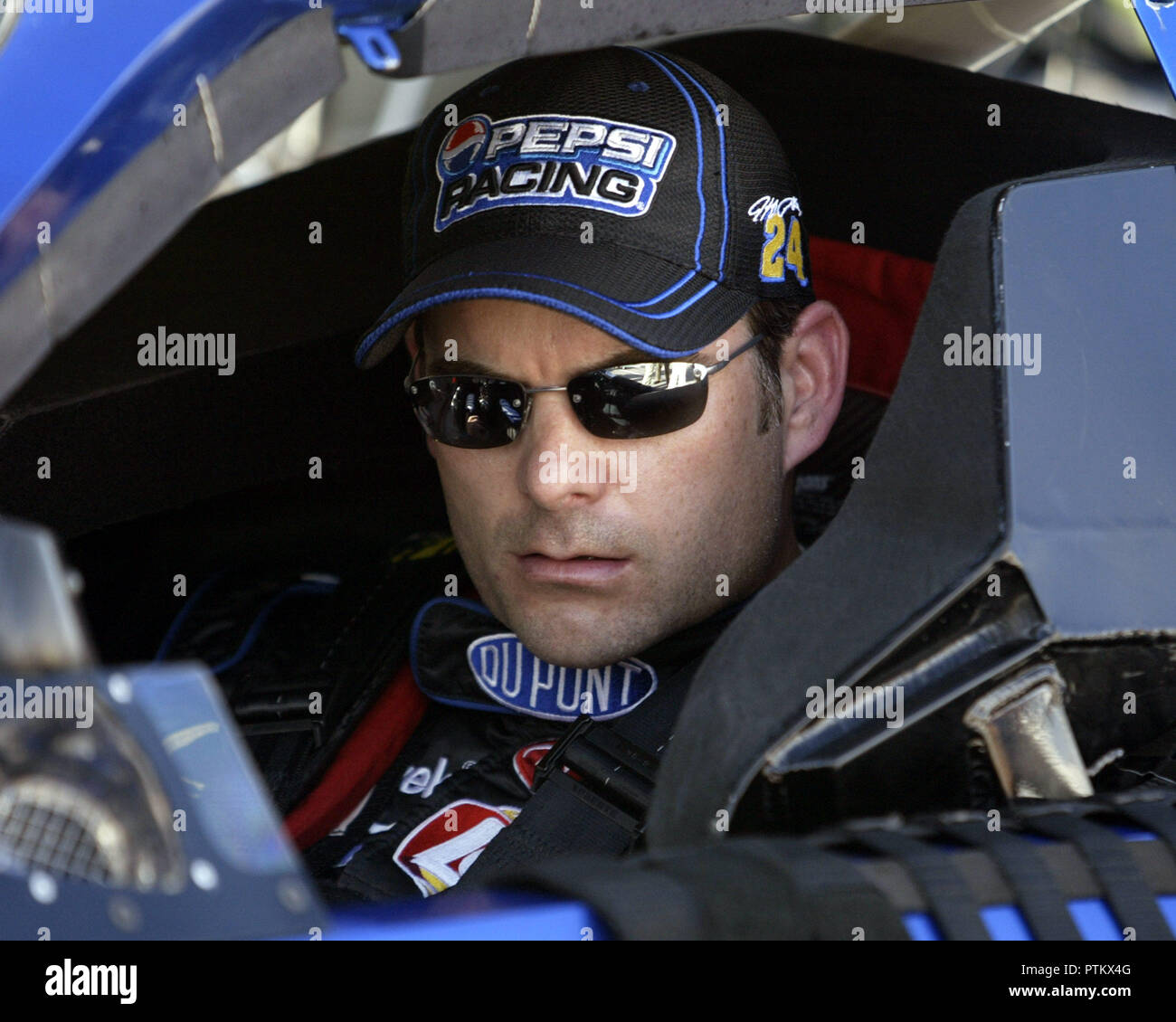 Jeff Gordon prepares to qualify for the Pepsi 400 Nextel Cup Series ...