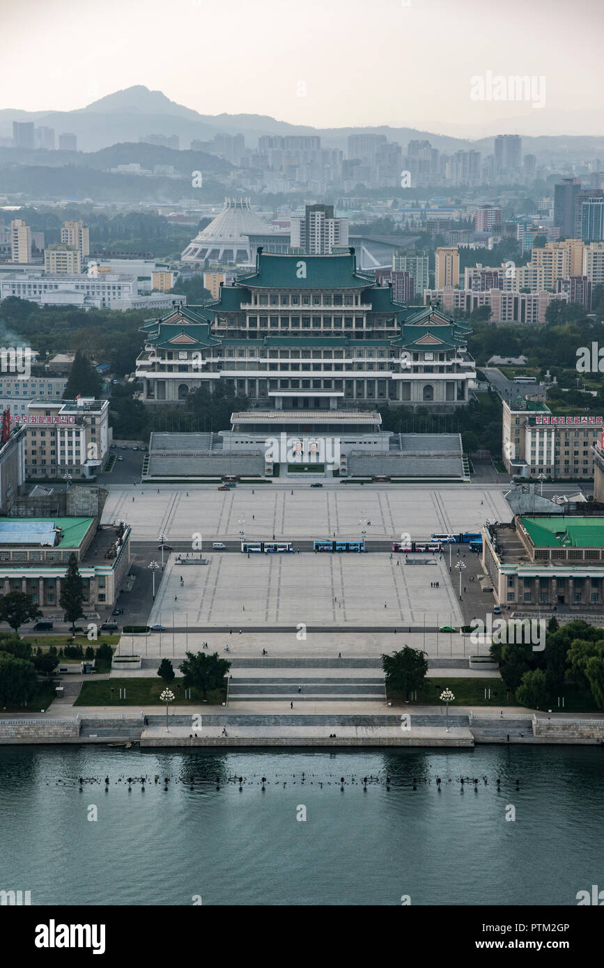 Views of Pyongyang city with the Daedong River and colourful communist ...