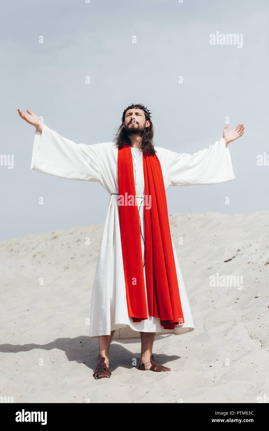 Long robe and sash hi-res stock photography and images - Alamy