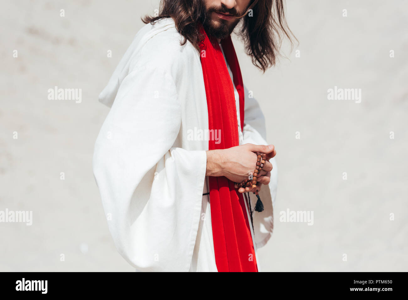 Image robe hi-res stock photography and images - Alamy