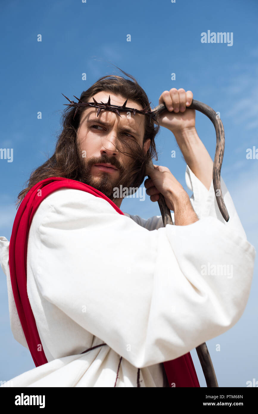 Jesus portrait crown of thorns hi-res stock photography and images - Alamy