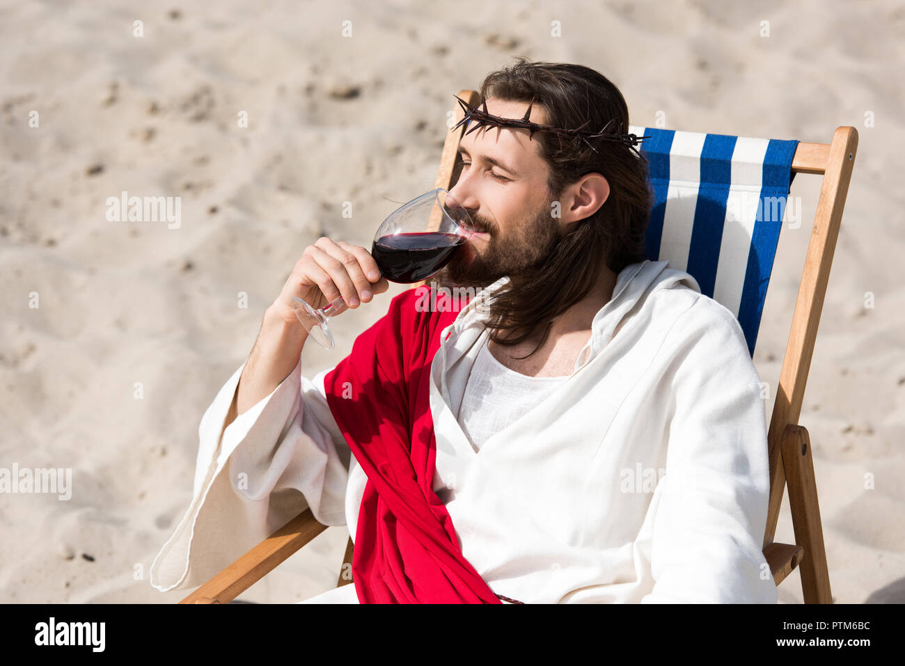 Long robe and sash hi-res stock photography and images - Alamy