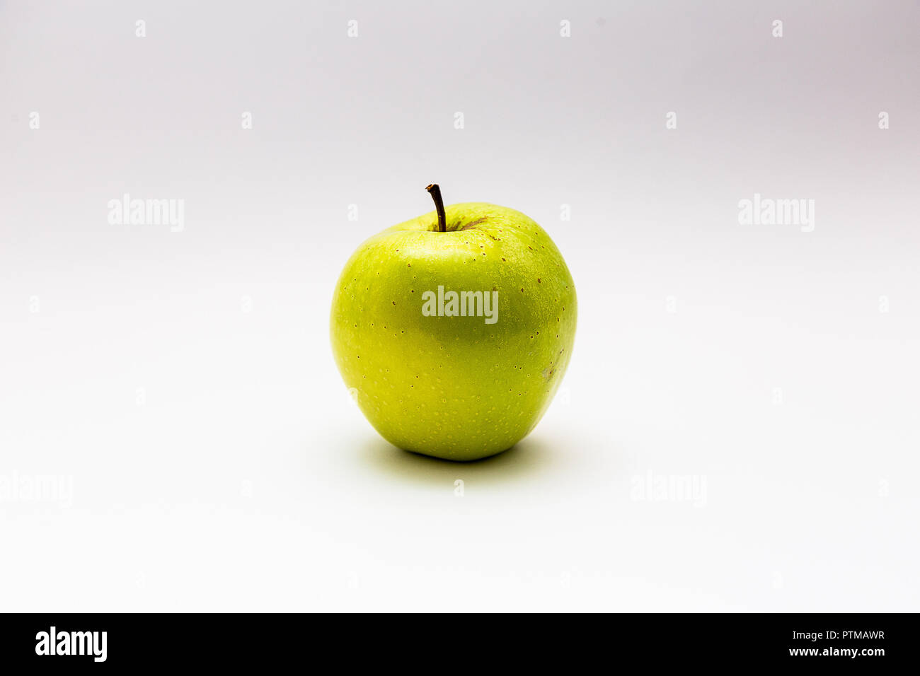 Green Apple Isolated on White Background Fruit Fresh Healthy Stock ...