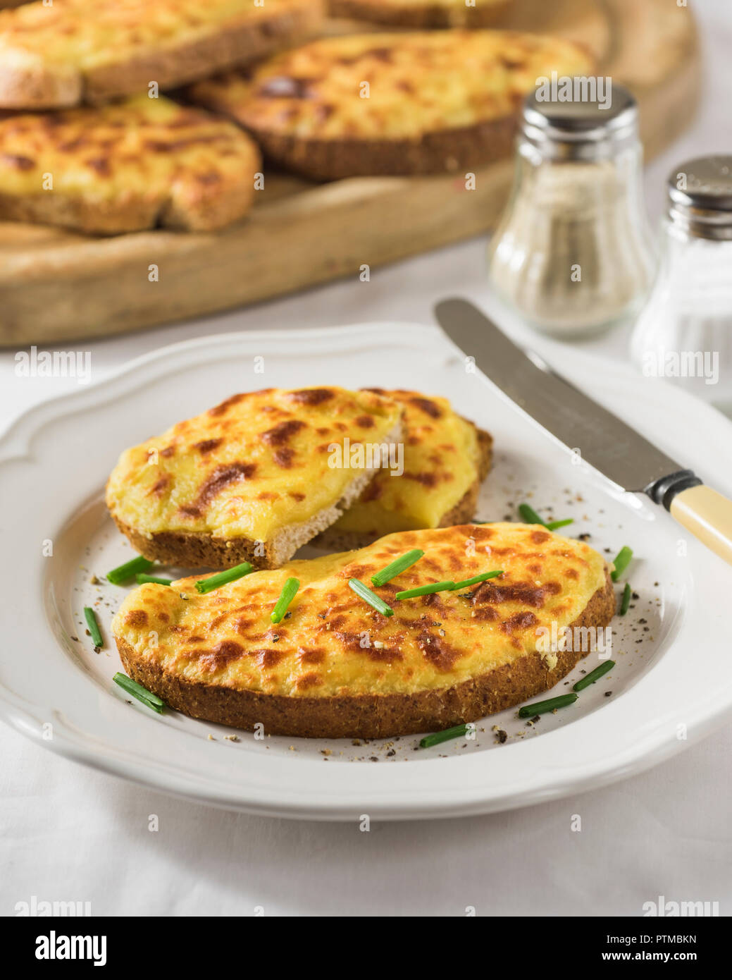 Welsh rarebit. Toasted cheese savoury snack. UK Food Stock Photo - Alamy