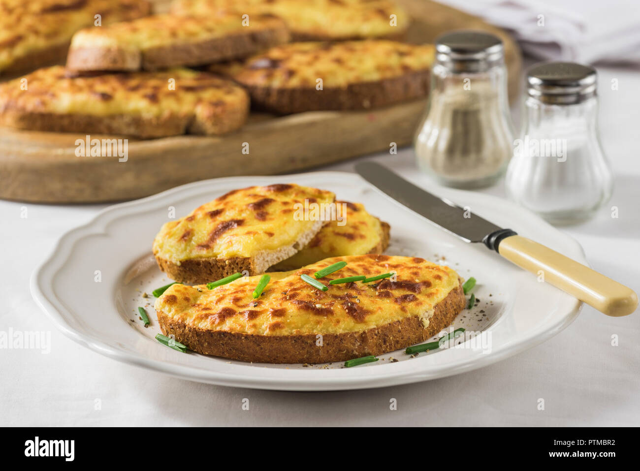 Savoury food uk hi-res stock photography and images - Alamy