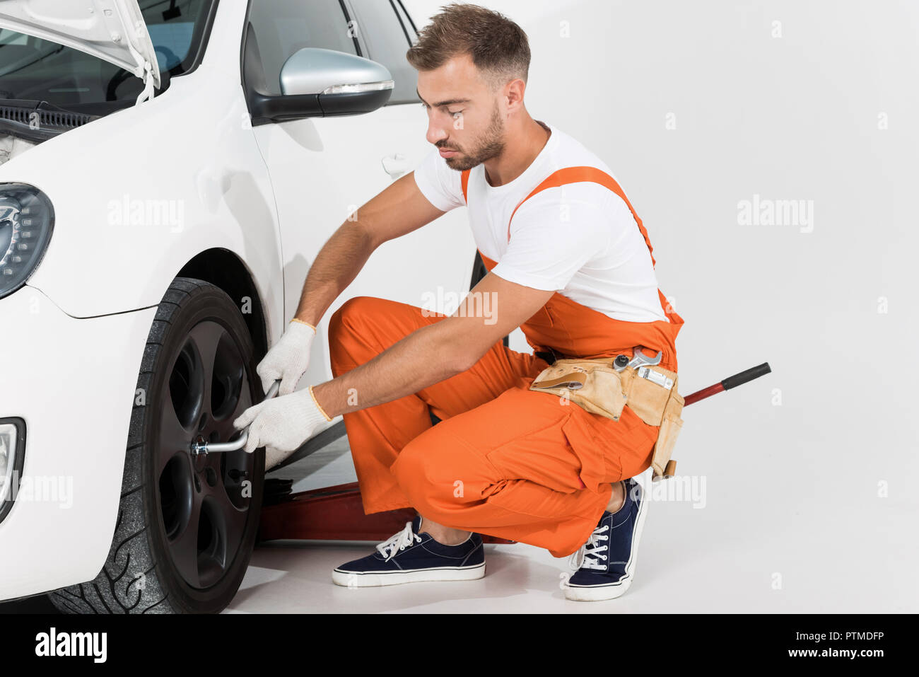 Mechanic fixing car hi-res stock photography and images - Alamy