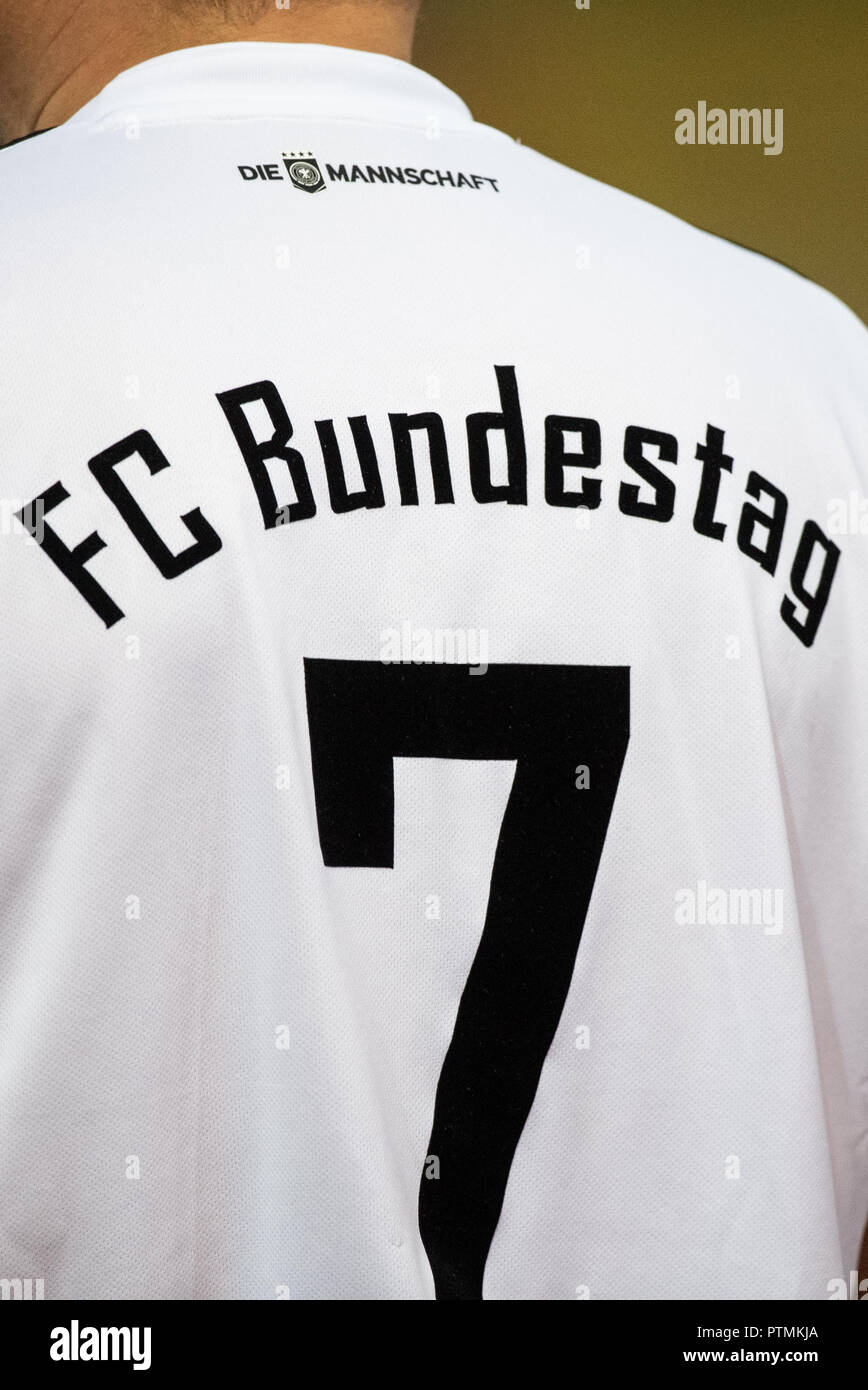 Number 7 jersey hi-res stock photography and images - Alamy