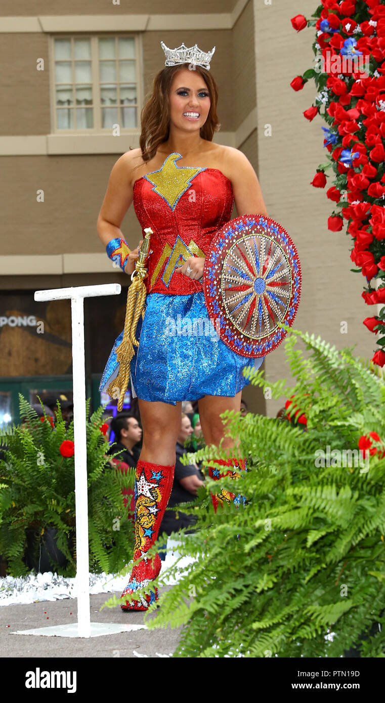 Miss America "Show Us Your Shoes" Parade on the Atlantic City Boardwalk ...
