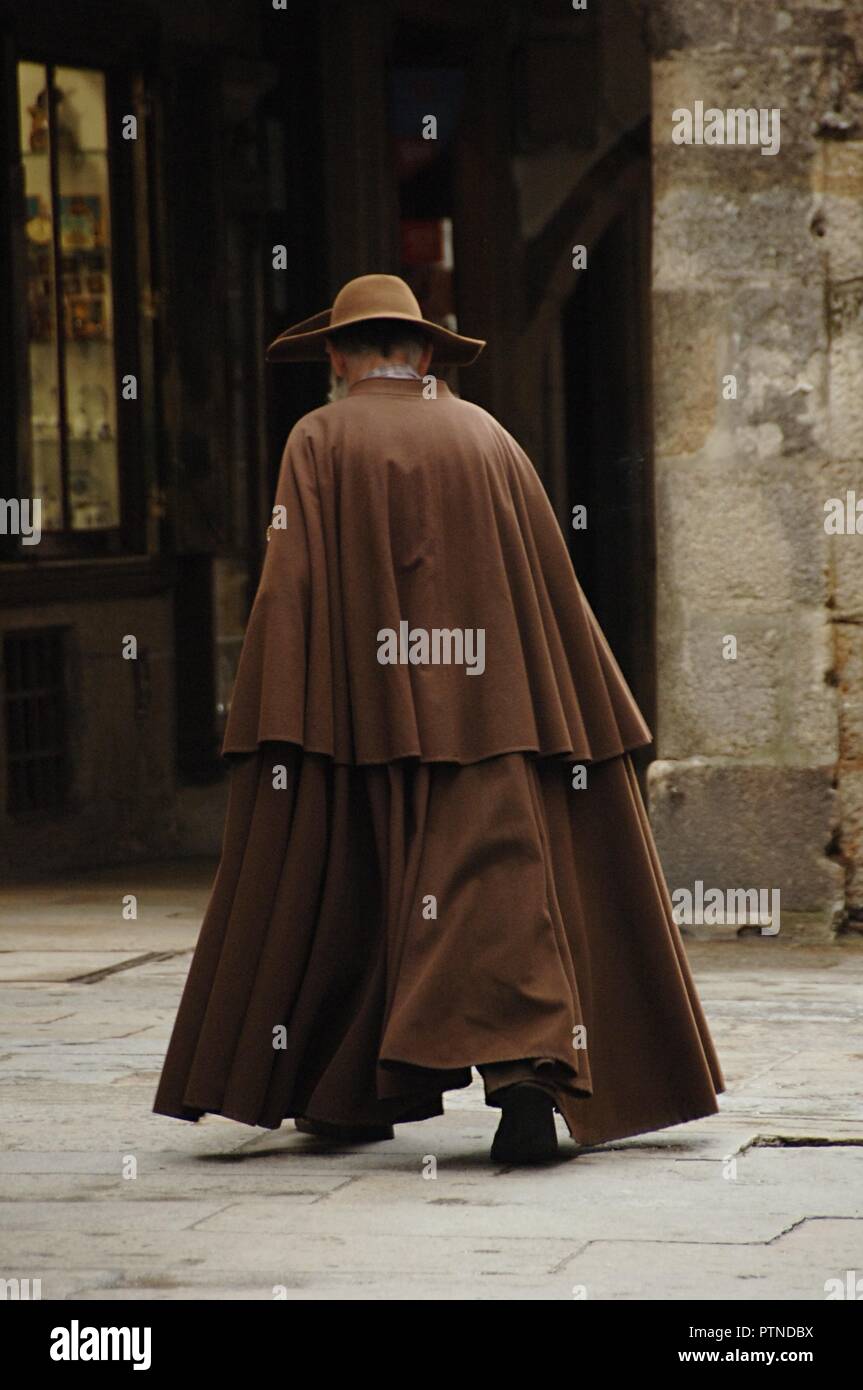 Medieval pilgrim hat hi-res stock photography and images - Alamy