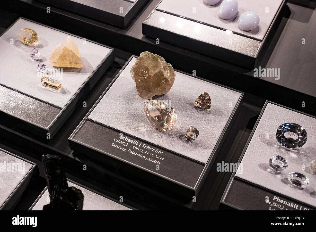 Uncut diamonds natural history museum hi-res stock photography and ...