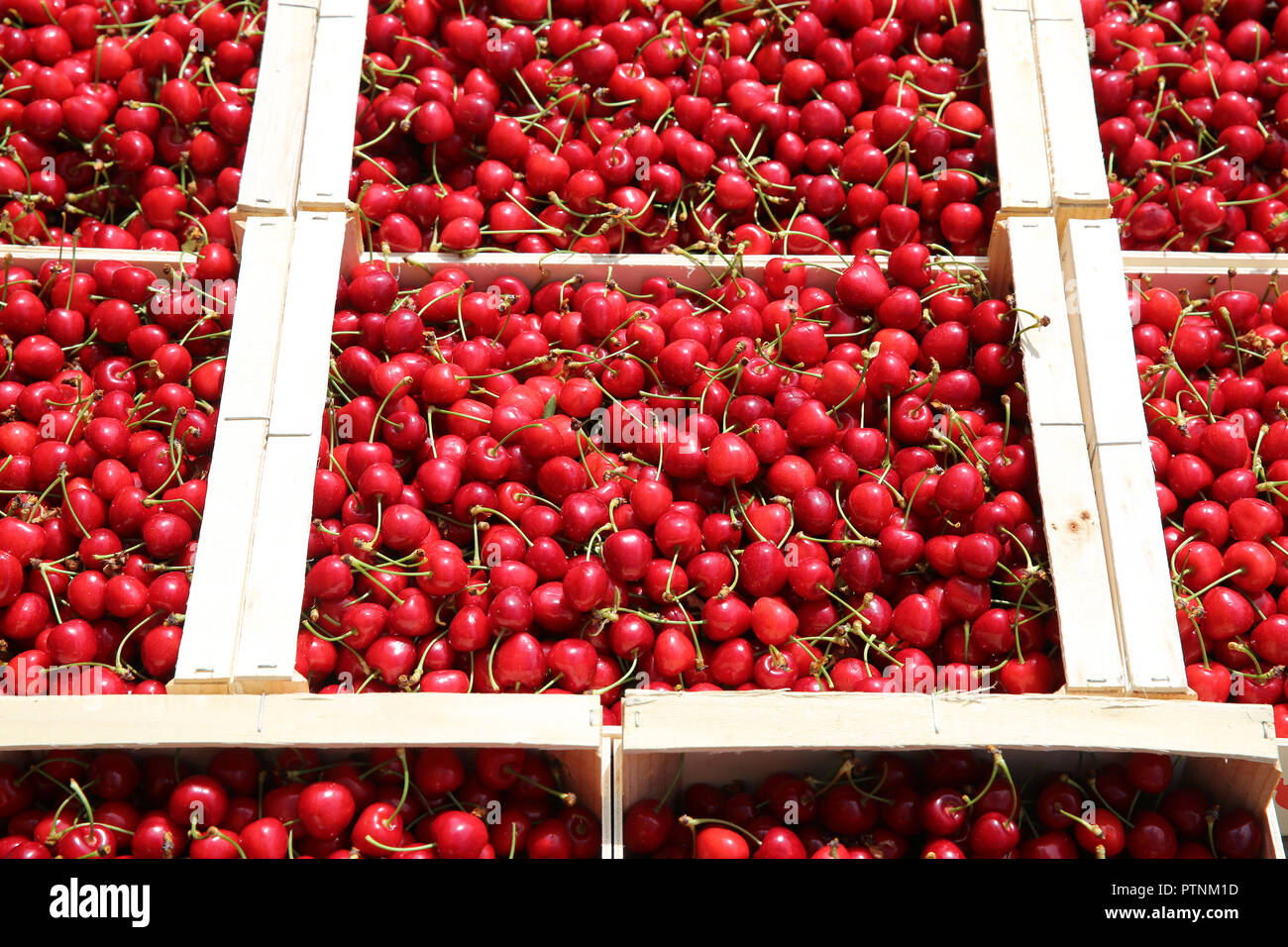 Crates fresh fruits in hi-res stock photography and images - Alamy