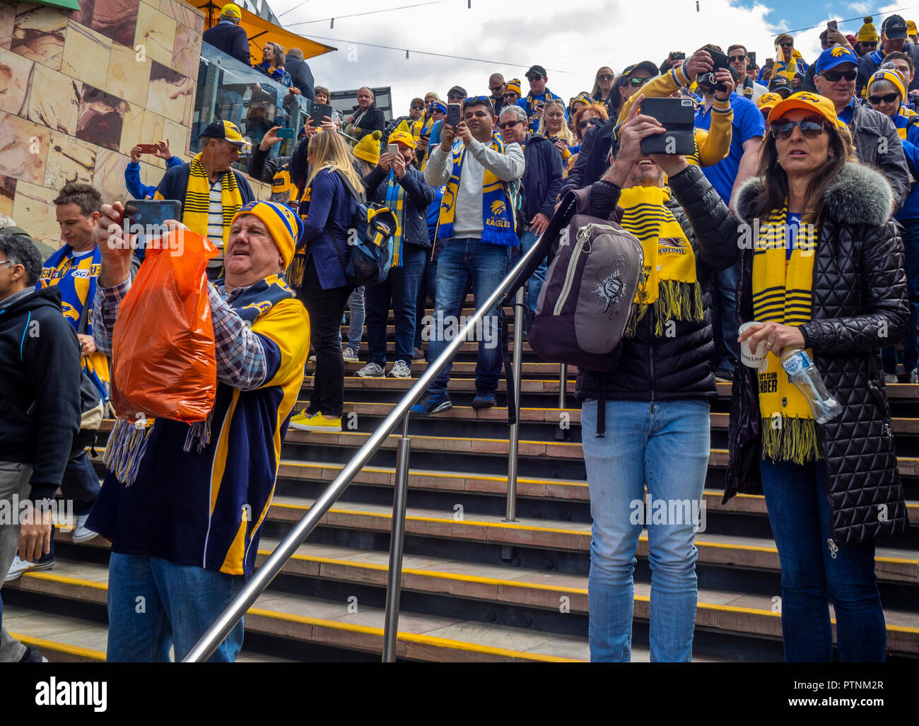 Football colours hat scarves hi-res stock photography and images - Alamy