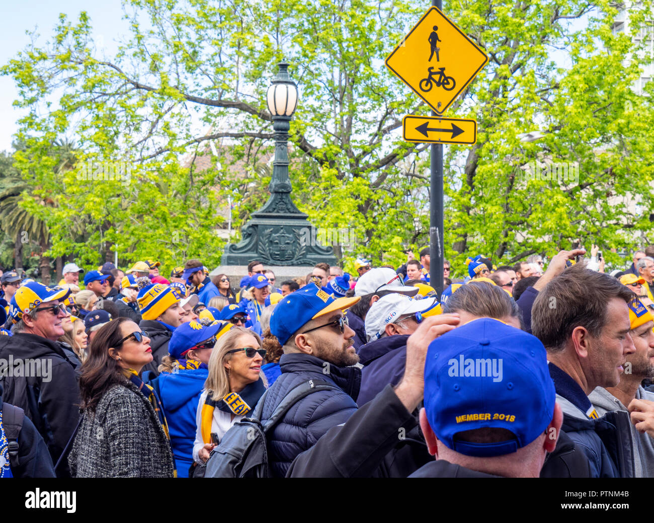 Football supporter beanie hi-res stock photography and images - Alamy