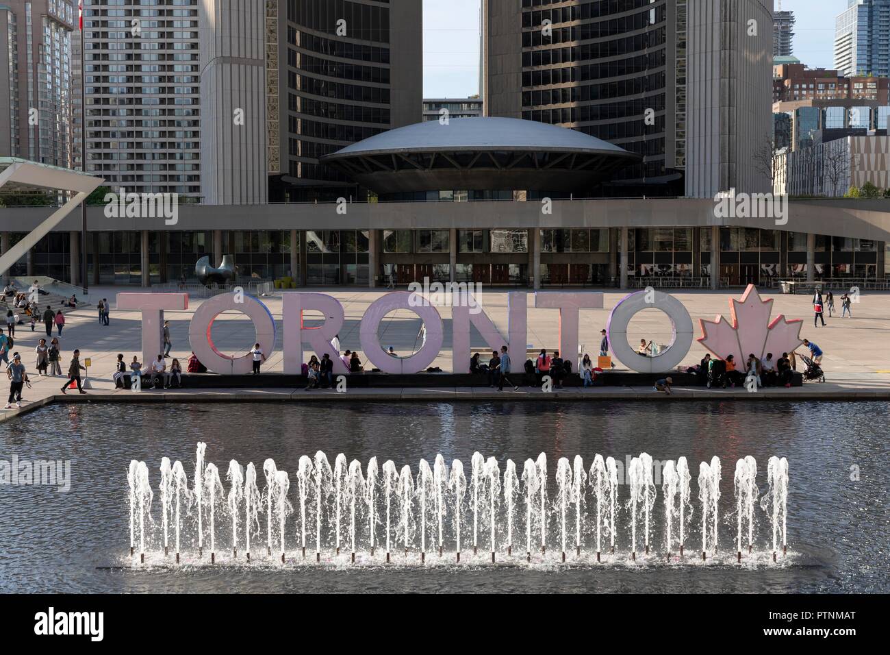 Fountain. Toronto City Hall, Toronto, Ontario, Canada Stock Photo - Alamy
