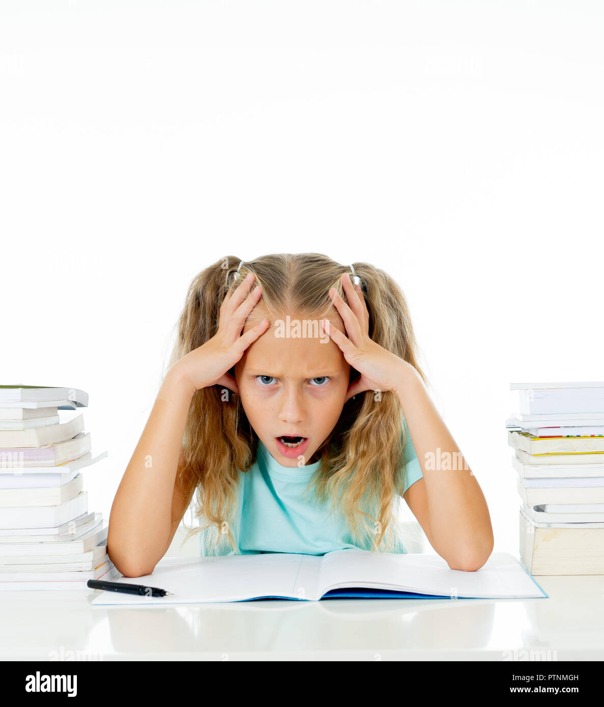 Elementary school performance hi-res stock photography and images - Alamy