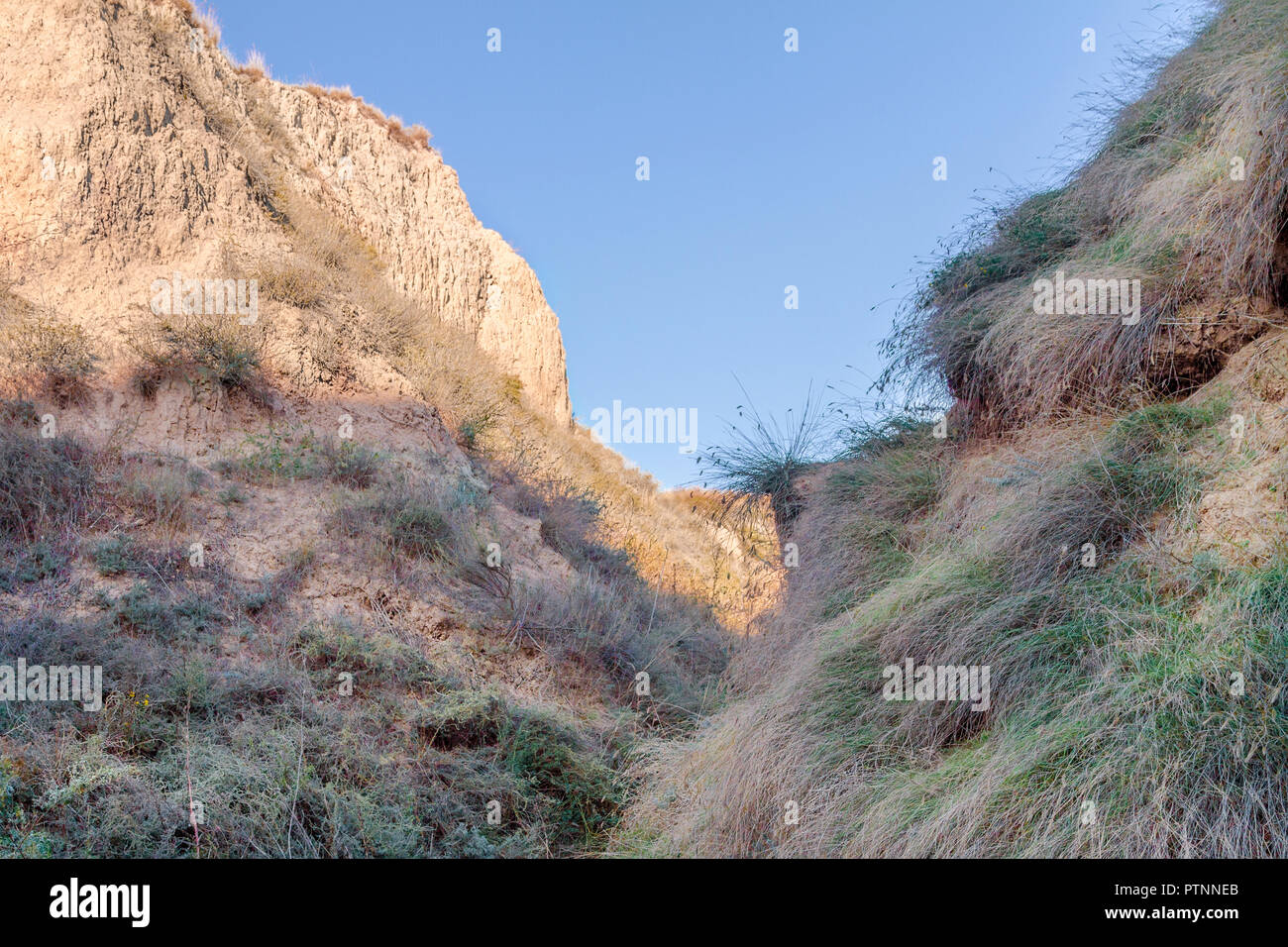 Clay cliff hi-res stock photography and images - Alamy