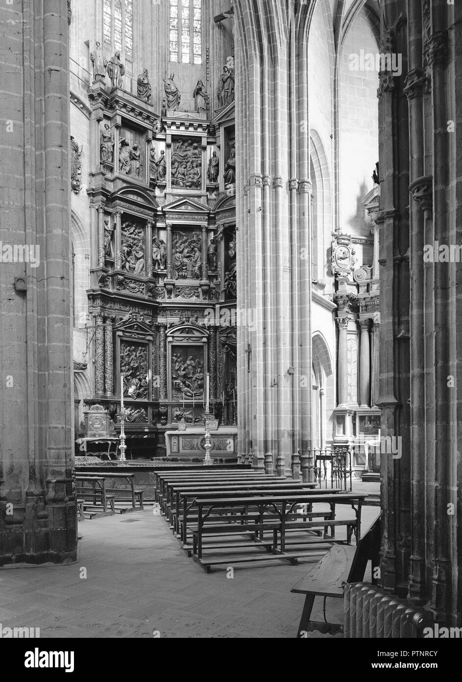 INTERIOR DE LA CATEDRAL DE ASTORGA - FOTOGRAFIA EN BLANCO Y NEGRO ...