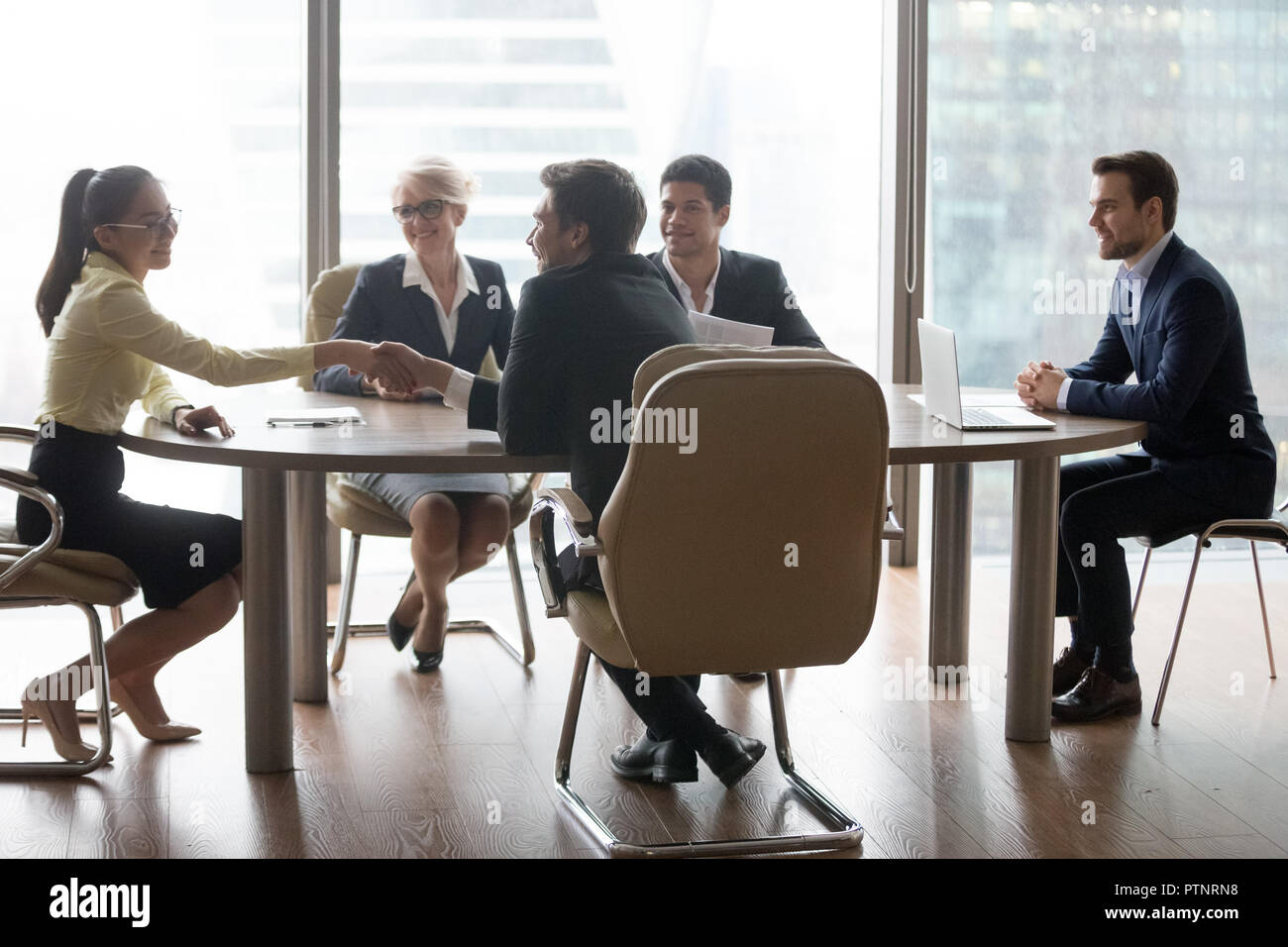 Business negotiation hi-res stock photography and images - Alamy