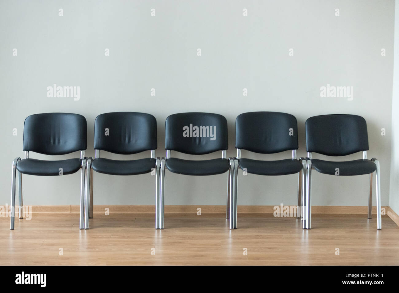 Waiting room black line hi-res stock photography and images - Alamy