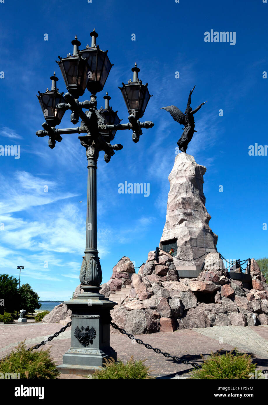 Spectacular lights beside Russalka Memorial in Tallinn commemorating ...